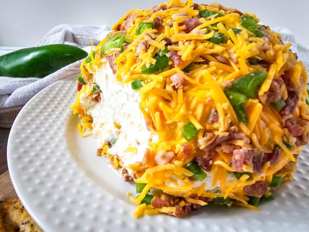 25 Crowd-Pleasing Cheese Ball Recipes for Holidays & Parties - Lovely ...